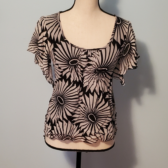 Trina Turk | Tops | Trina Turk Gray Floral Flutter Sleeve Blouse Top ...